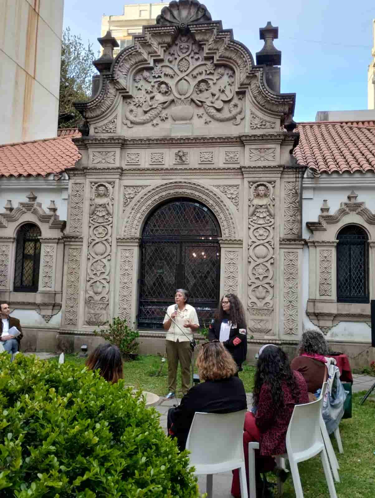 Encontrarnos para defender la alegría